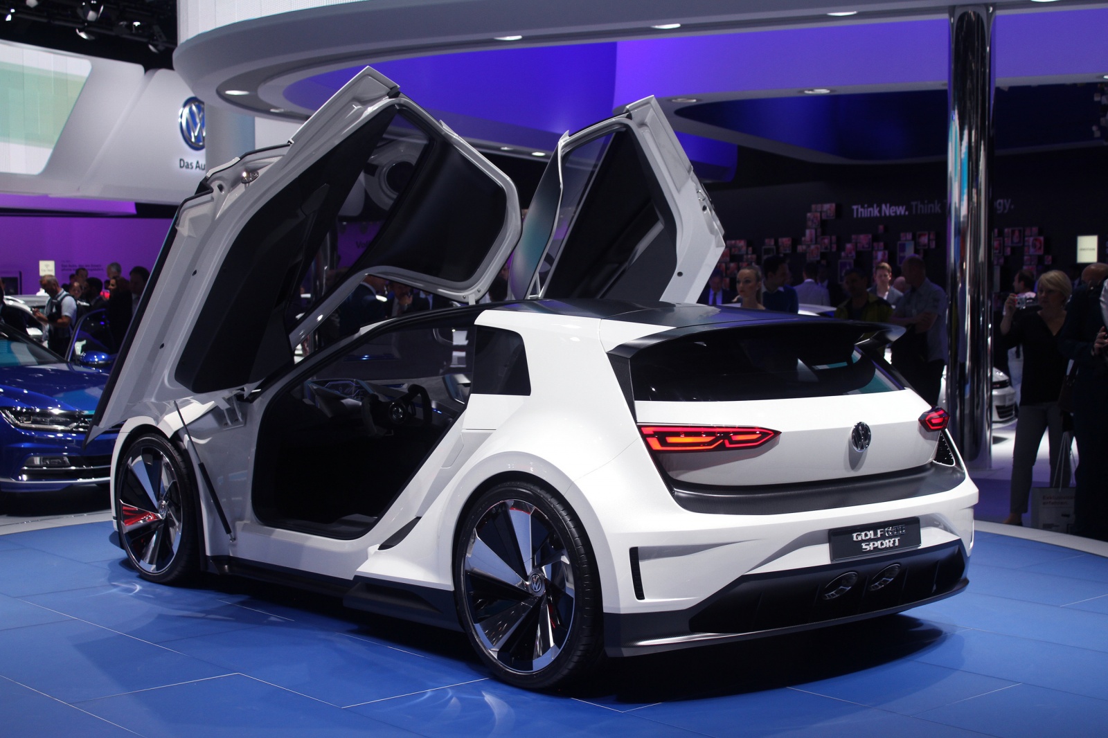 Frankfurt Motor Show 2015: Volkswagen Golf GTE Sport este un concept ...